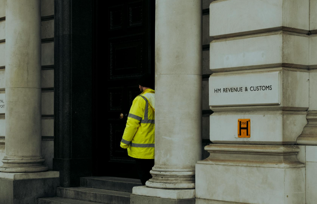 HMRC to Fine UK Households £100 for Late Self Assessment Tax Returns ...